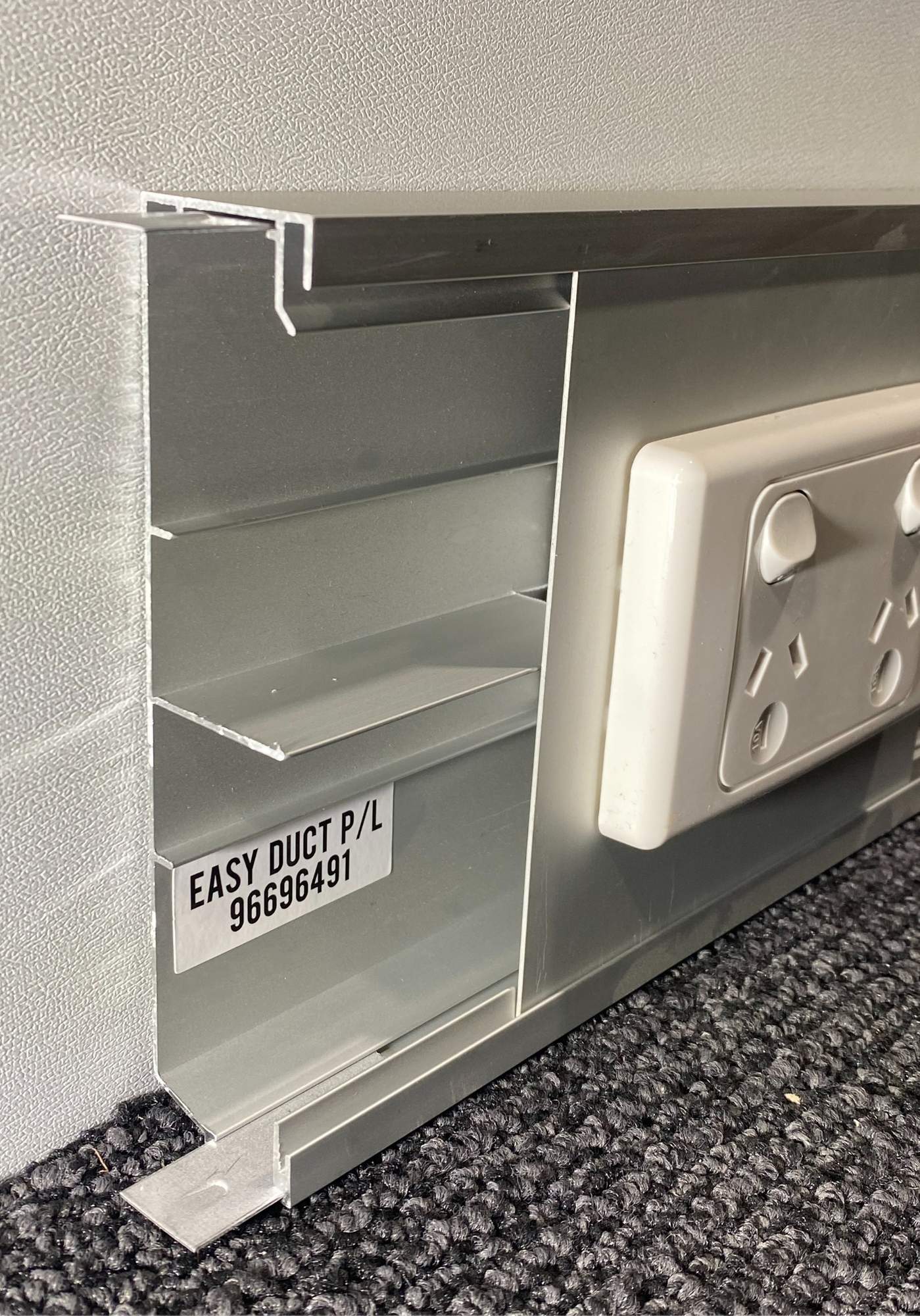 Aluminium Ducted Skirting EASY 150 x 35 – Easy Ducted Skirting